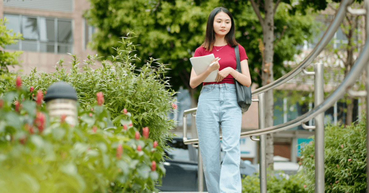 How to Write Thoughts in a Story: 5 Ways | Fictionary